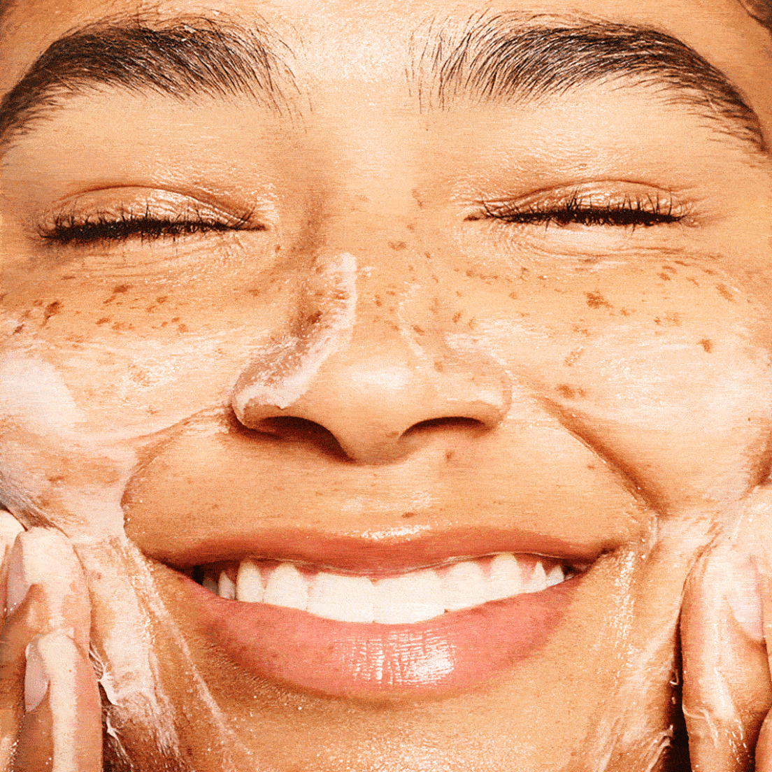 Who Has A Minute To Talk About The Benefits Of Sunscreen? | Zikoko!