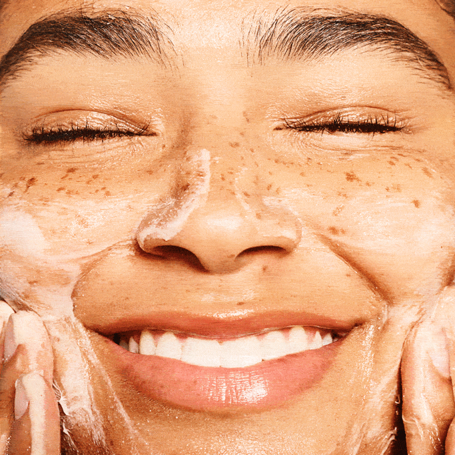 Who Has A Minute To Talk About The Benefits Of Sunscreen? | Zikoko!