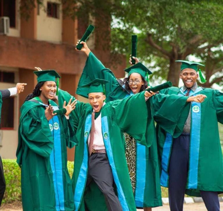 We Ranked the Convocation Gowns of 15 Nigerian Private Universities ...